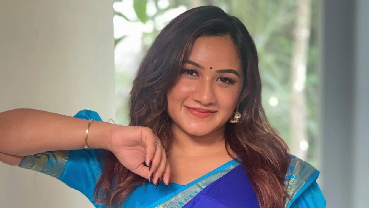 Actress Raveena Dance Video Viral