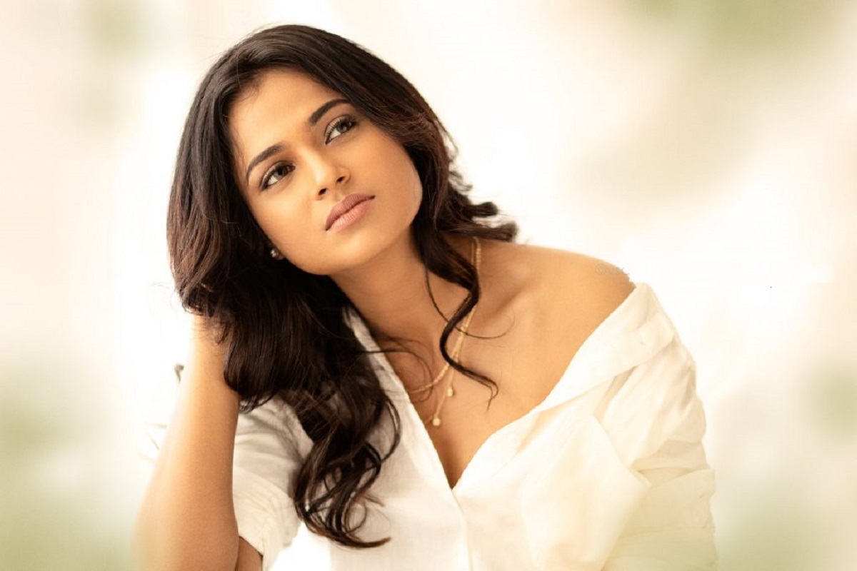 Actress Ramya Paandiyan Latest Photos Update