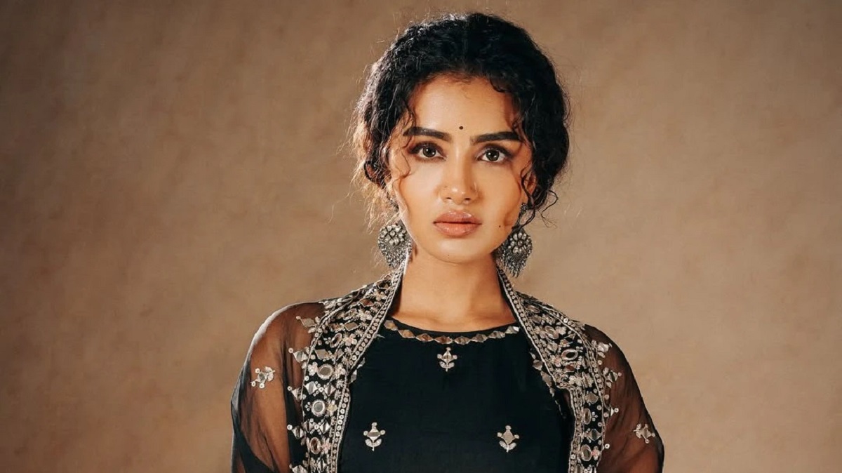 actress anupama parameswaran latest photos viral