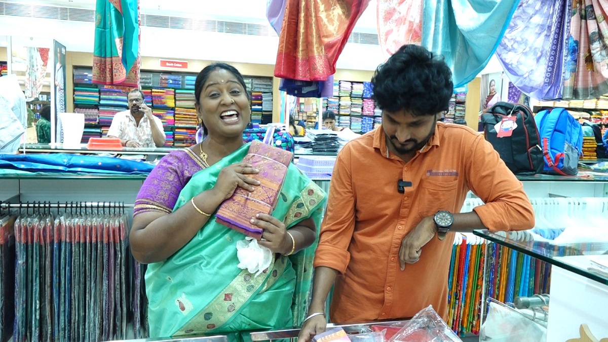 Deepa Shopping At Velavan Stores